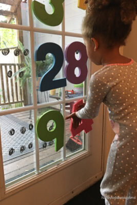 COUNT & STICK NUMBERS - Happy Toddler Playtime
