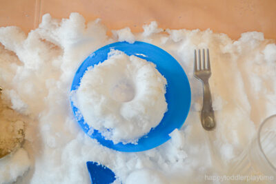 Snow Kitchen - Happy Toddler Playtime