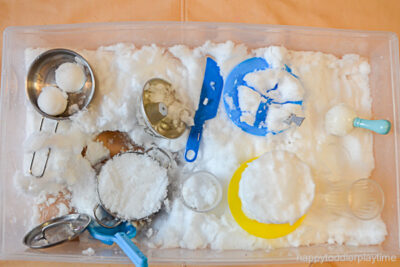 Snow Kitchen - Happy Toddler Playtime