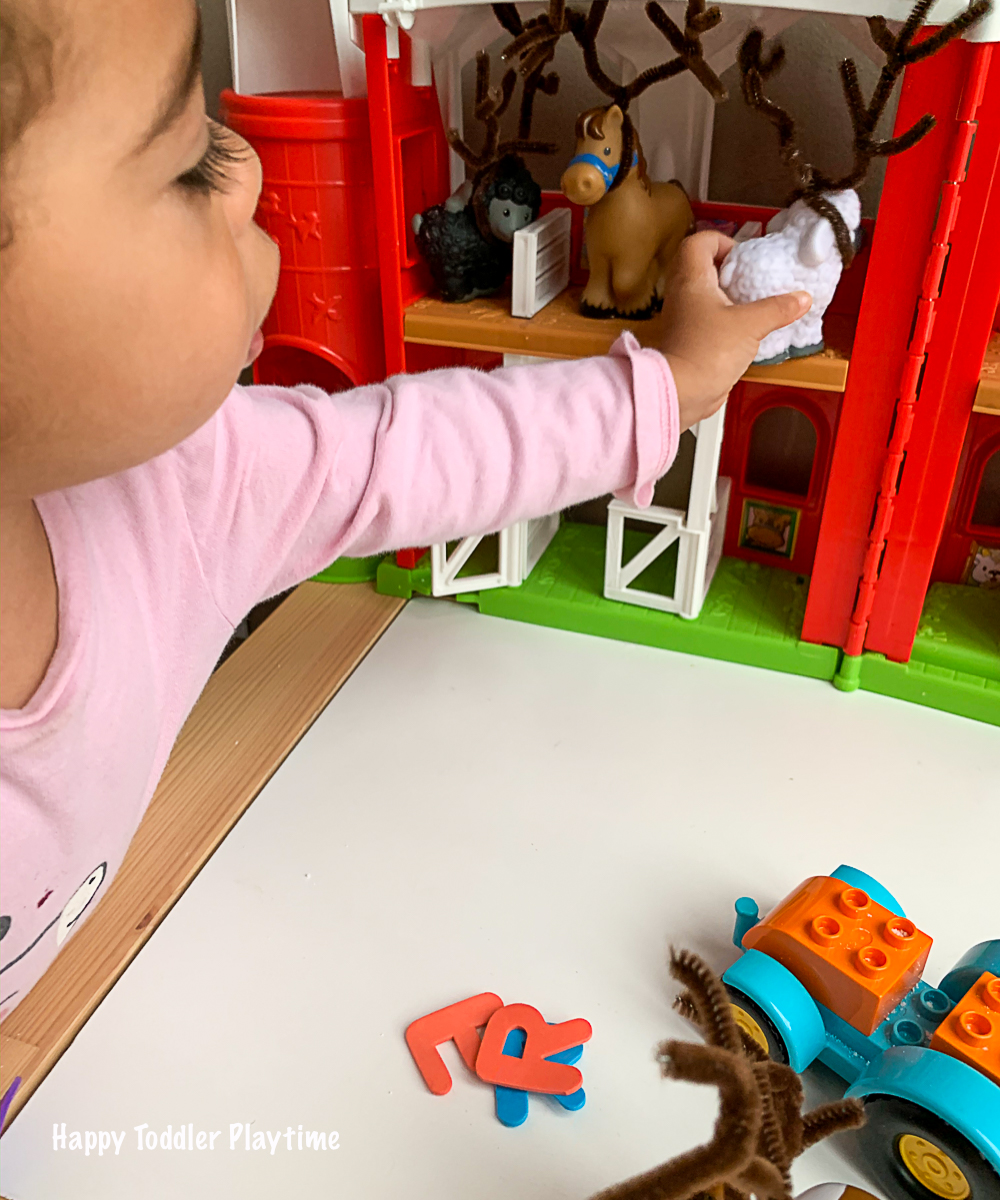 Reindeer Farm Sensory Bin - Happy Toddler Playtime