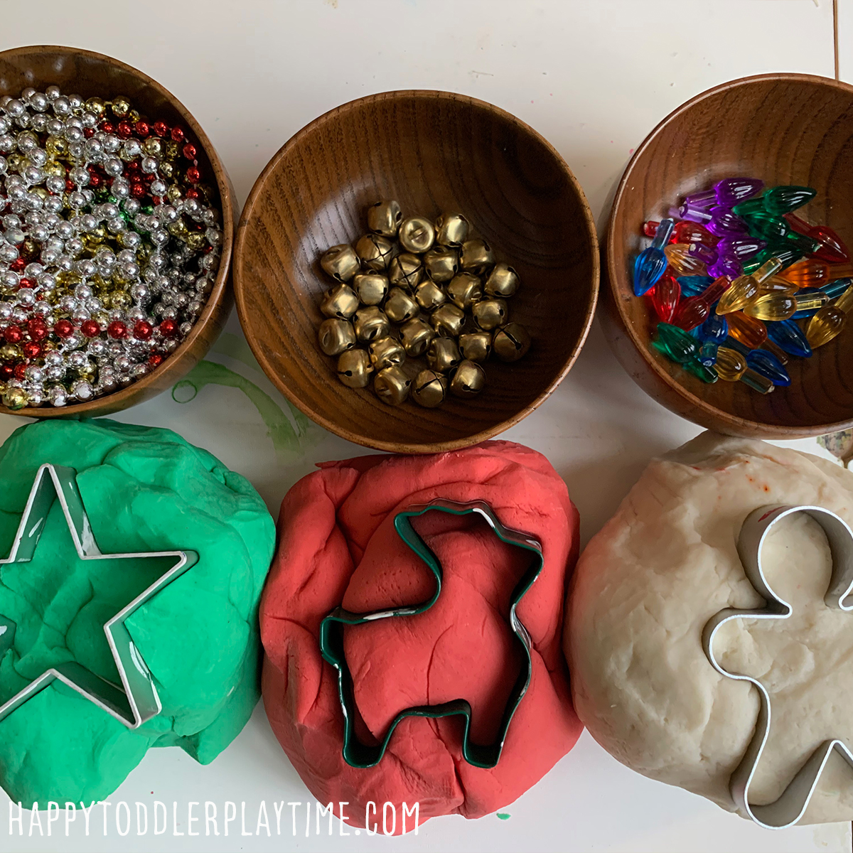Christmas Play Dough Invitation To Play - Happy Toddler Playtime