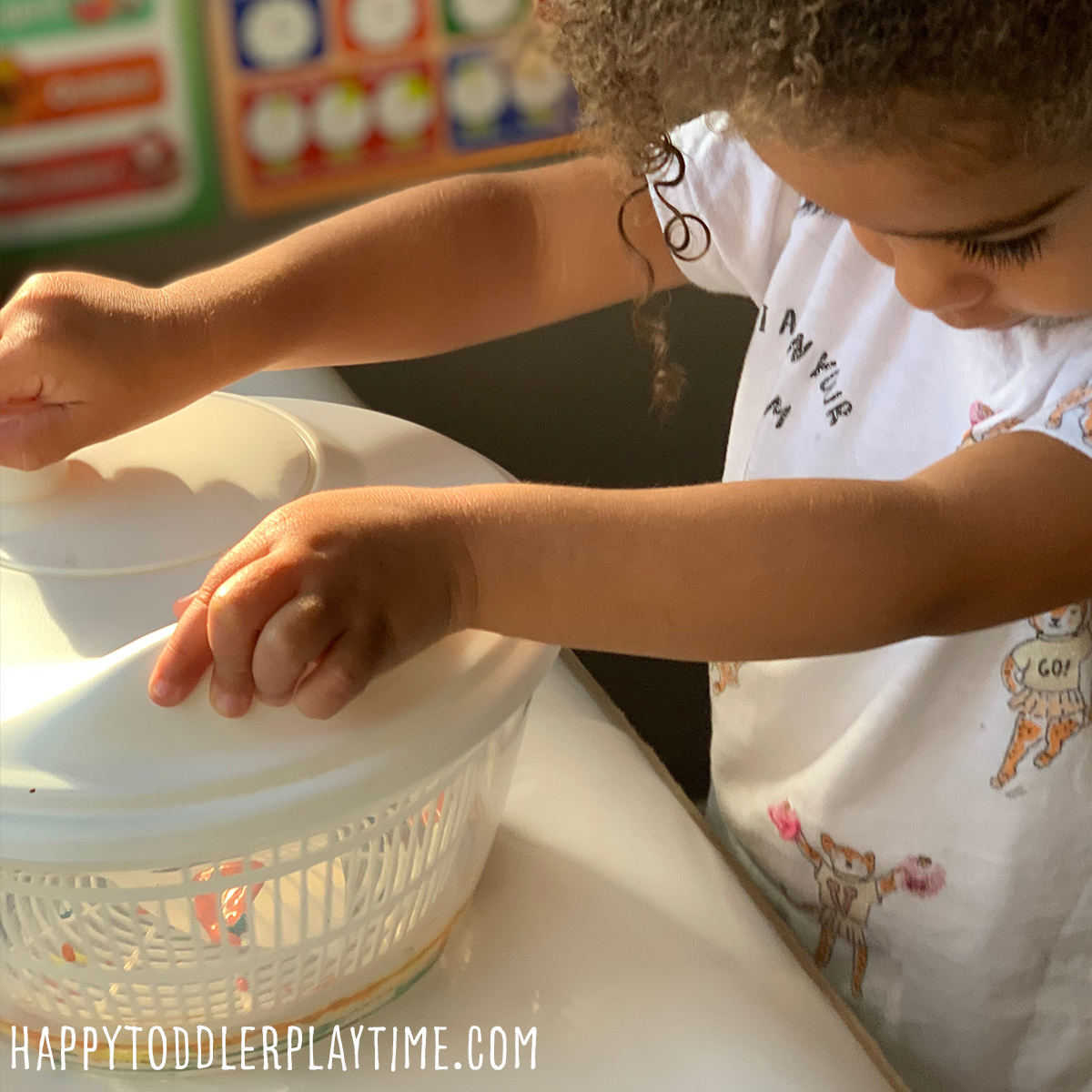 Salad Spinner Turkey Craft - Happy Toddler Playtime