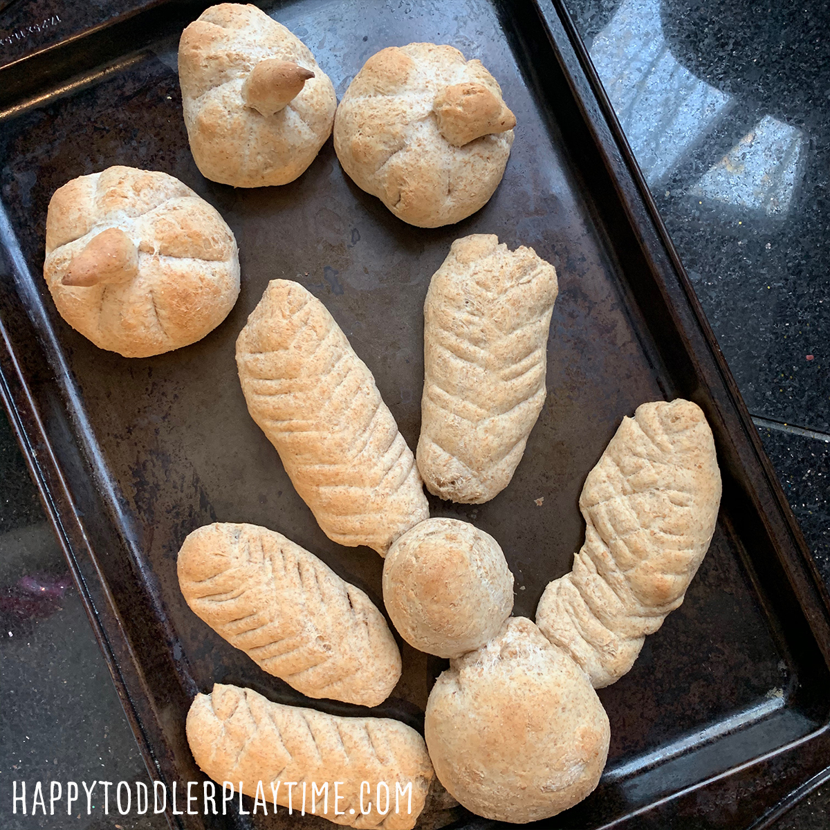 Thanksgiving Bread in A Bag For Kids - Happy Toddler Playtime