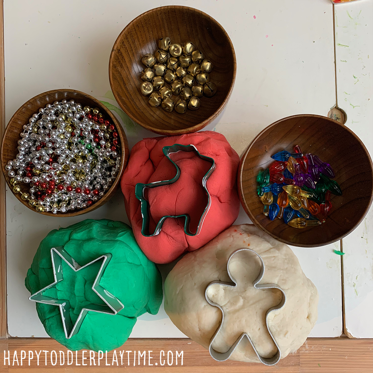 Christmas Play Dough Invitation To Play - Happy Toddler Playtime