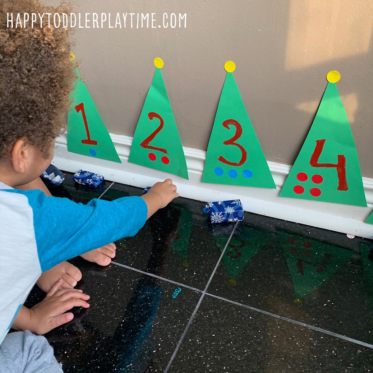 Counting Christmas Presents Toddler Activity - Happy Toddler Playtime