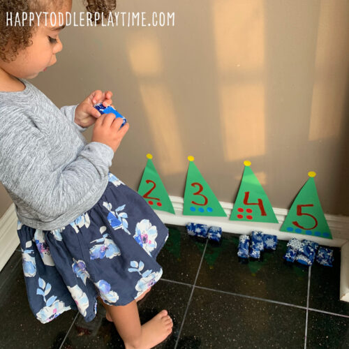 Counting Christmas Presents Toddler Activity - Happy Toddler Playtime