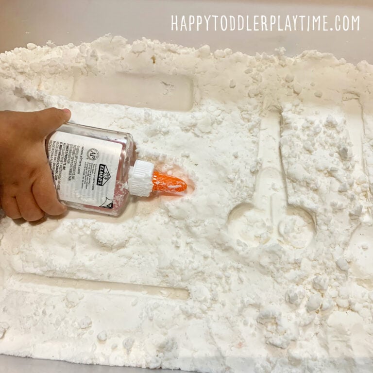 How to Make Fake Snow with 2 Ingredients - Happy Toddler Playtime