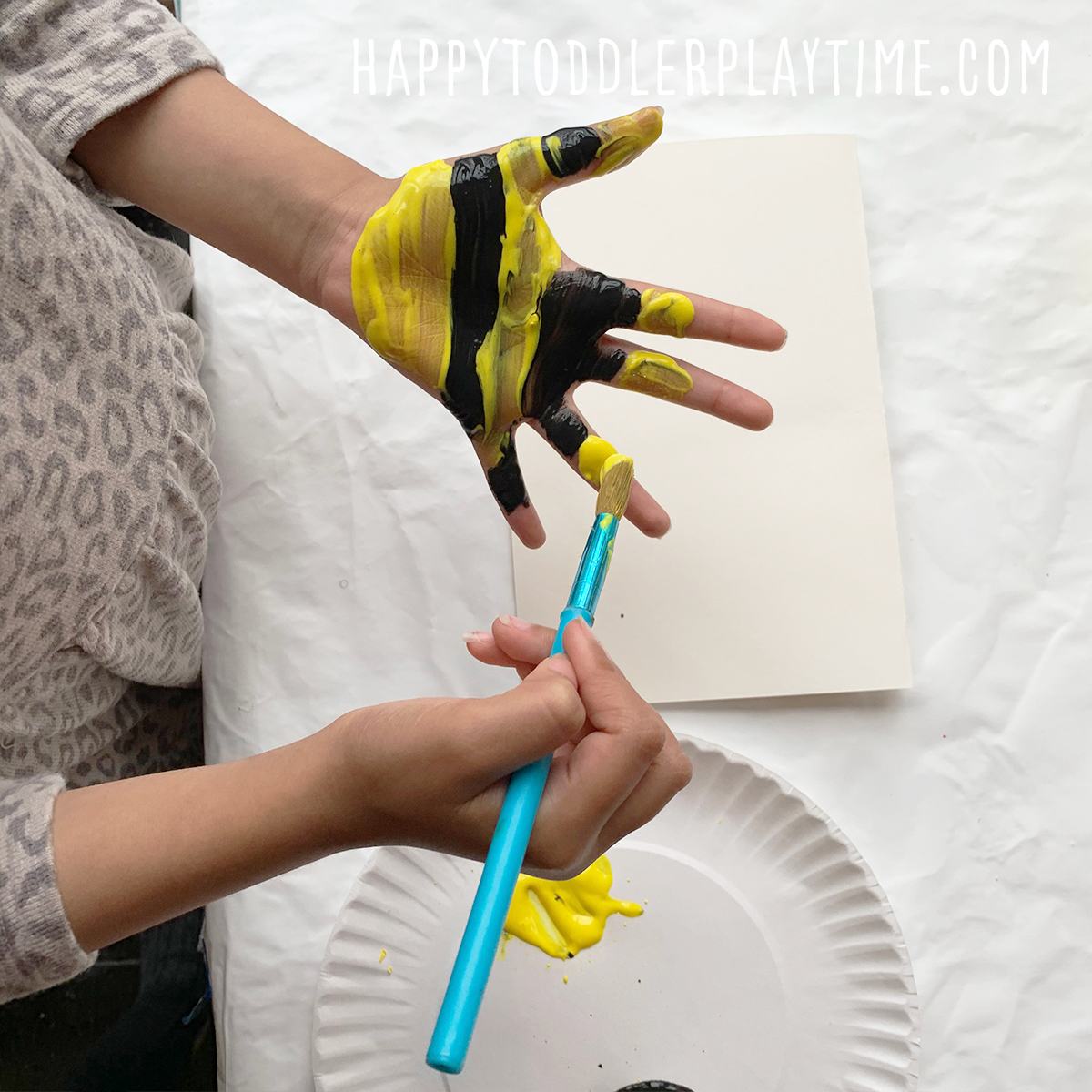 Handprint Bee Mother's Day Card - Happy Toddler Playtime