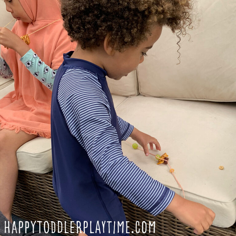 Snack Necklaces: Fun & Easy Summer Activity - Happy Toddler Playtime