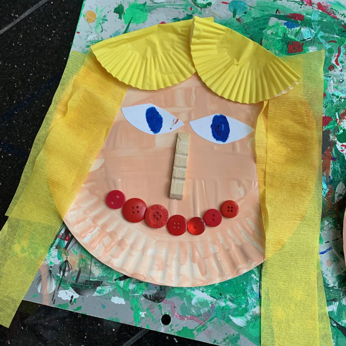 Paper Plate Self Portrait Craft for Preschoolers - Happy Toddler Playtime