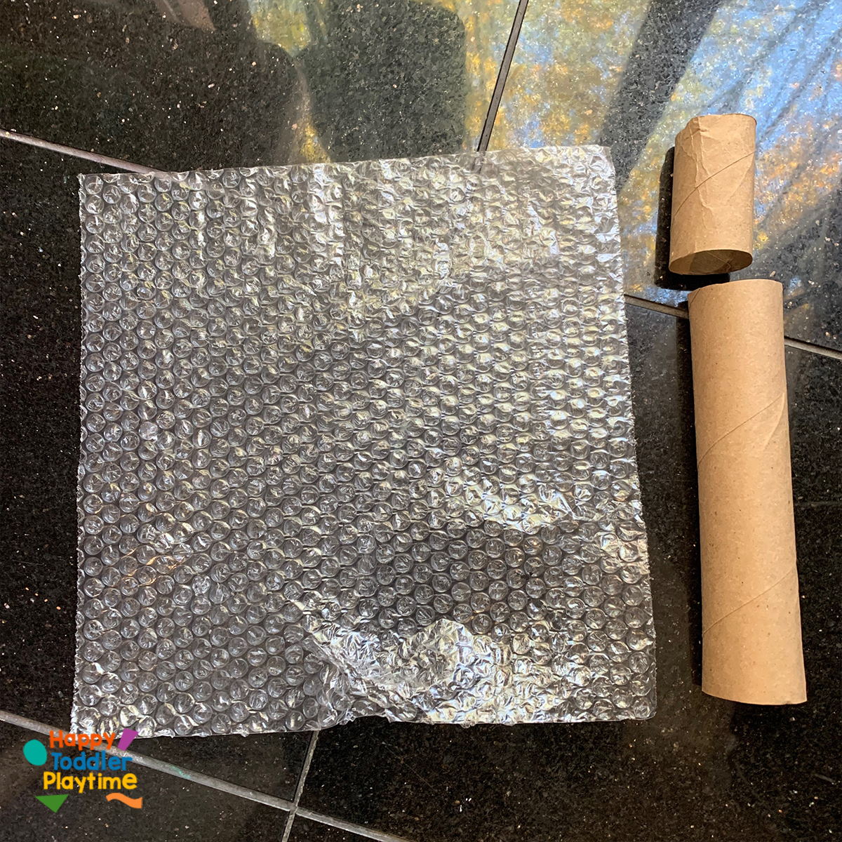 Bubble Wrap Crocodile Craft - Happy Toddler Playtime