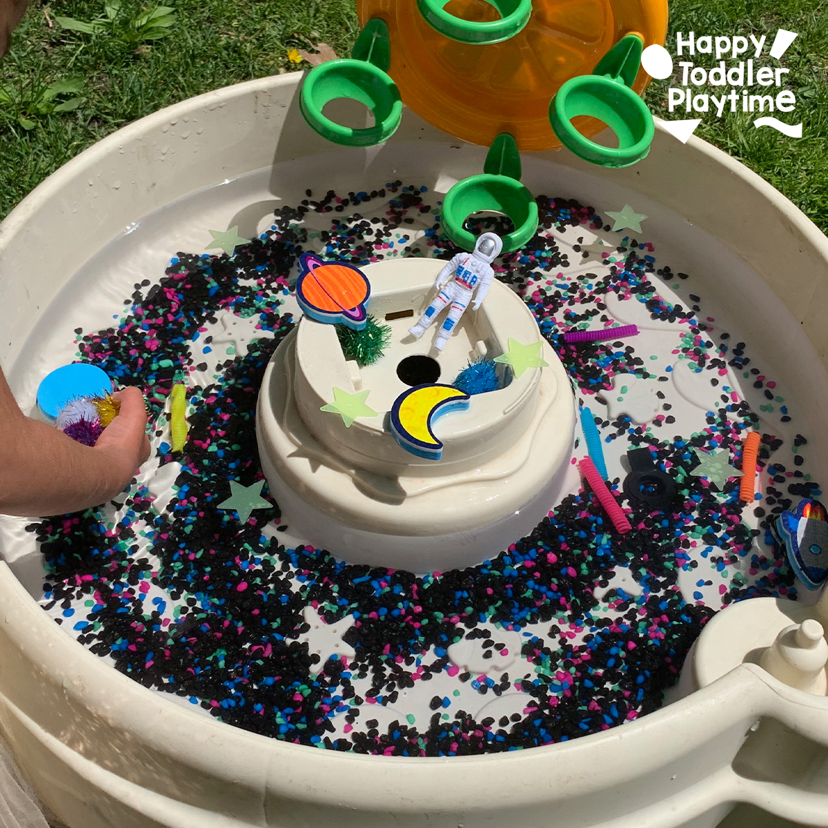 Super Easy Outer Space Water Table Activity - Happy Toddler Playtime