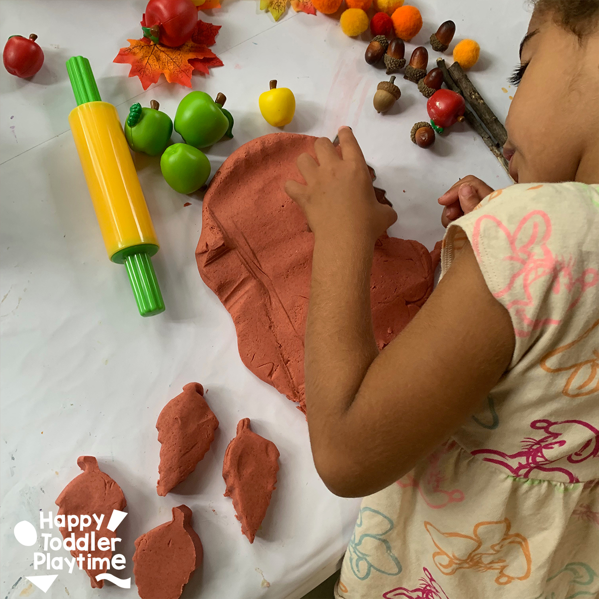 Apple Pie Playdough Recipe - Happy Toddler Playtime