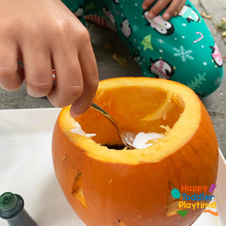 Fizzy Pumpkin Science Experiment for Halloween - Happy Toddler Playtime