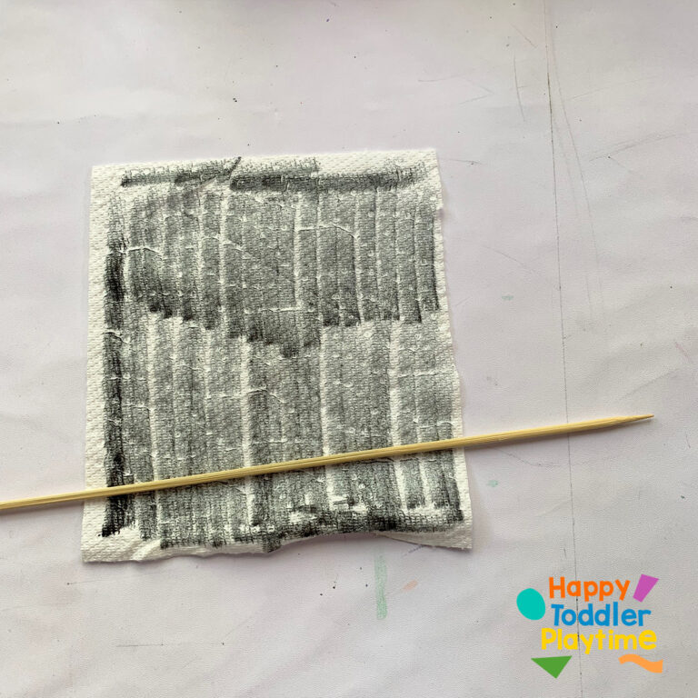 Wriggly Mummy Worm Science Experiment for Halloween - Happy Toddler ...