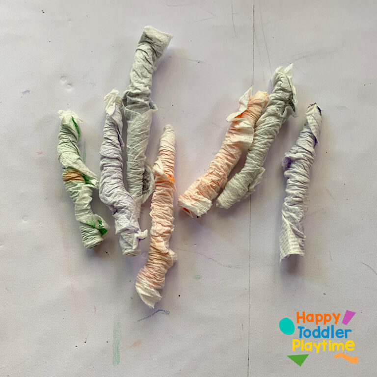 Wriggly Mummy Worm Science Experiment for Halloween - Happy Toddler ...