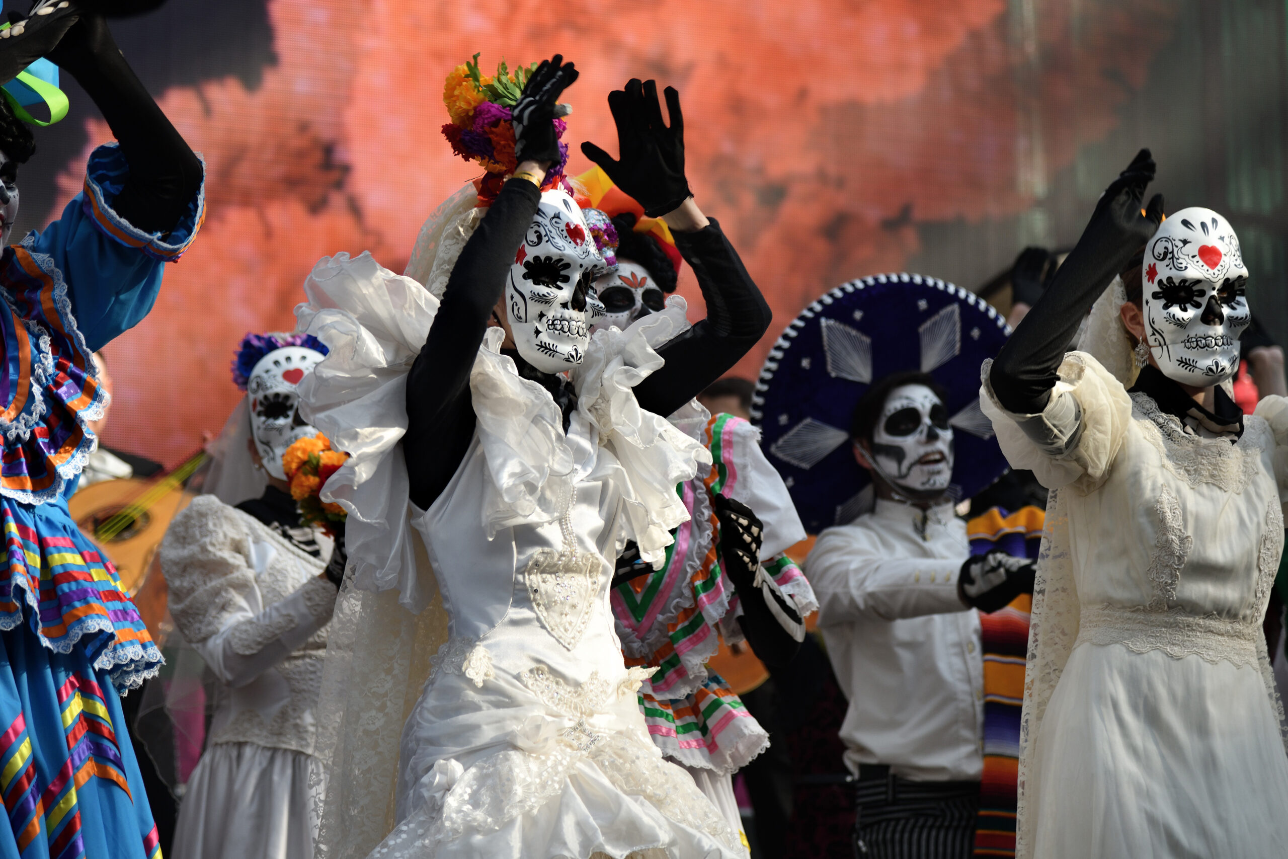 20+ Dia De Los Muertos (Day of the Dead) Crafts & Activities for Kids ...