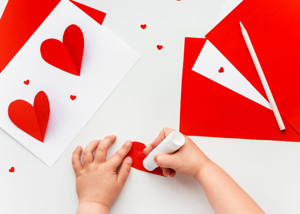 3D Heart Valentine's or Mother's Day Card Craft - Happy Toddler Playtime