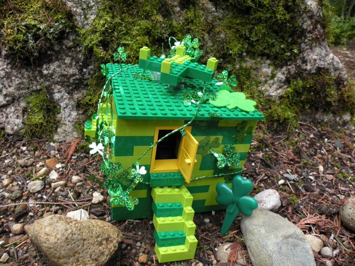 Easy Leprechaun Traps for St Patrick's Day - Happy Toddler Playtime