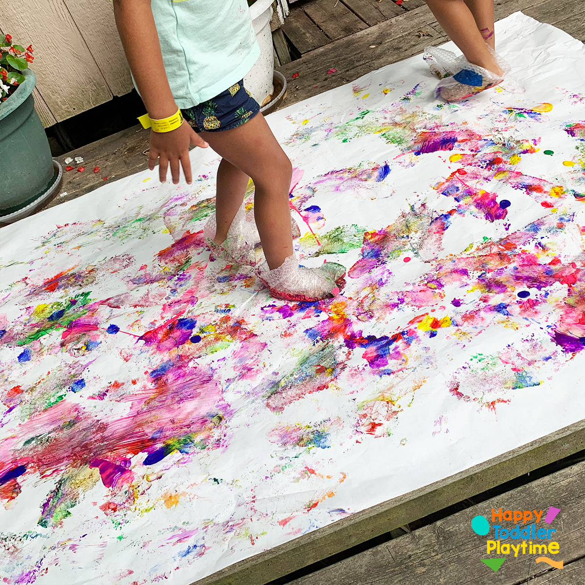 Summer Process Art: Easy Outdoor Art Projects for Kids - Happy Toddler ...