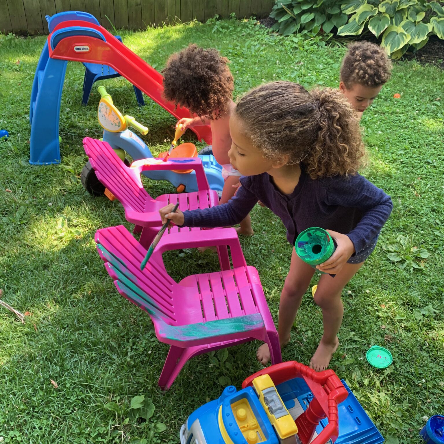 Summer Process Art: Easy Outdoor Art Projects for Kids - Happy Toddler ...