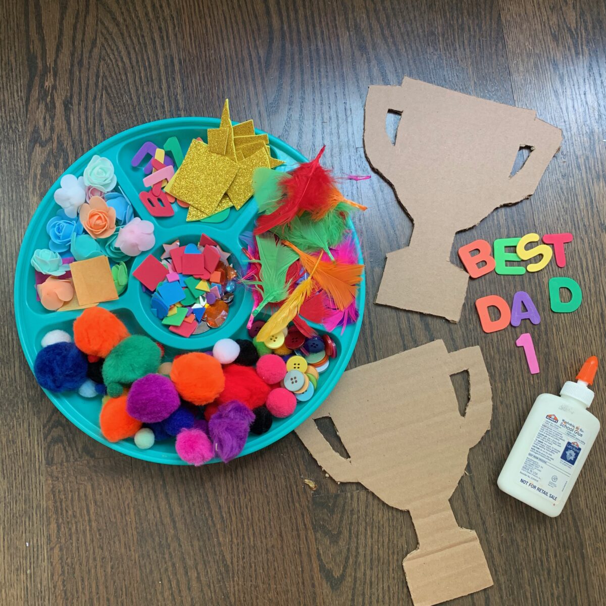 Trophy Card for Father's Day - Happy Toddler Playtime