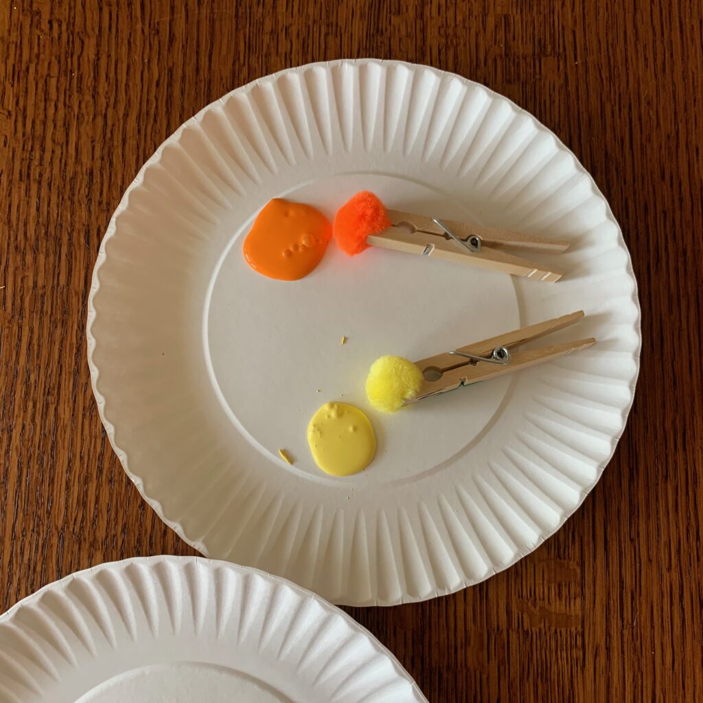 Paper Plate Sunshine Craft - Happy Toddler Playtime