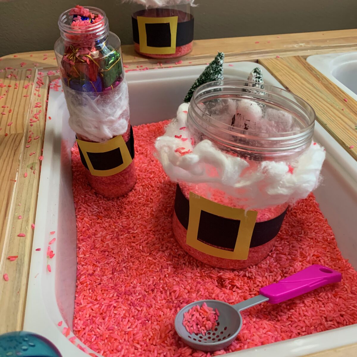 25+ Easy Christmas Sensory Bins for Kids - Happy Toddler Playtime