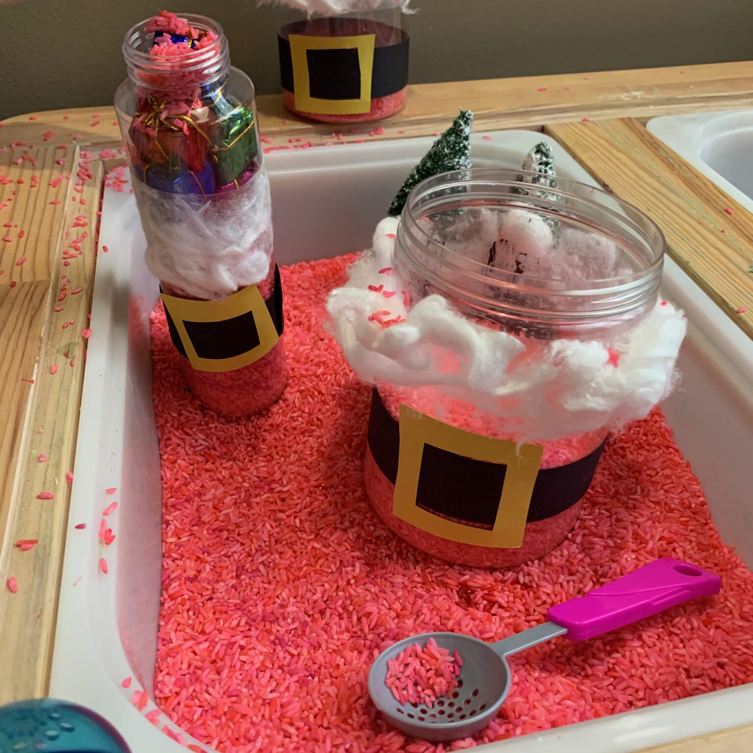 25+ Easy Christmas Sensory Bins for Kids - Happy Toddler Playtime