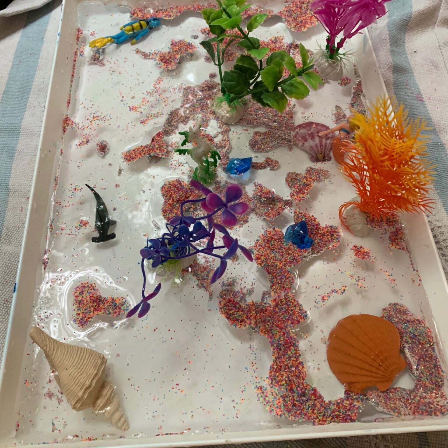 37 Amazing Sensory Bins for Summer - Happy Toddler Playtime