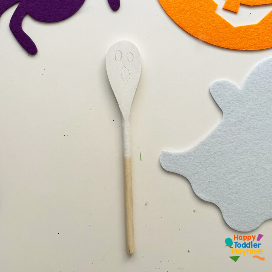 Halloween Wooden Spoons Crafts - Happy Toddler Playtime