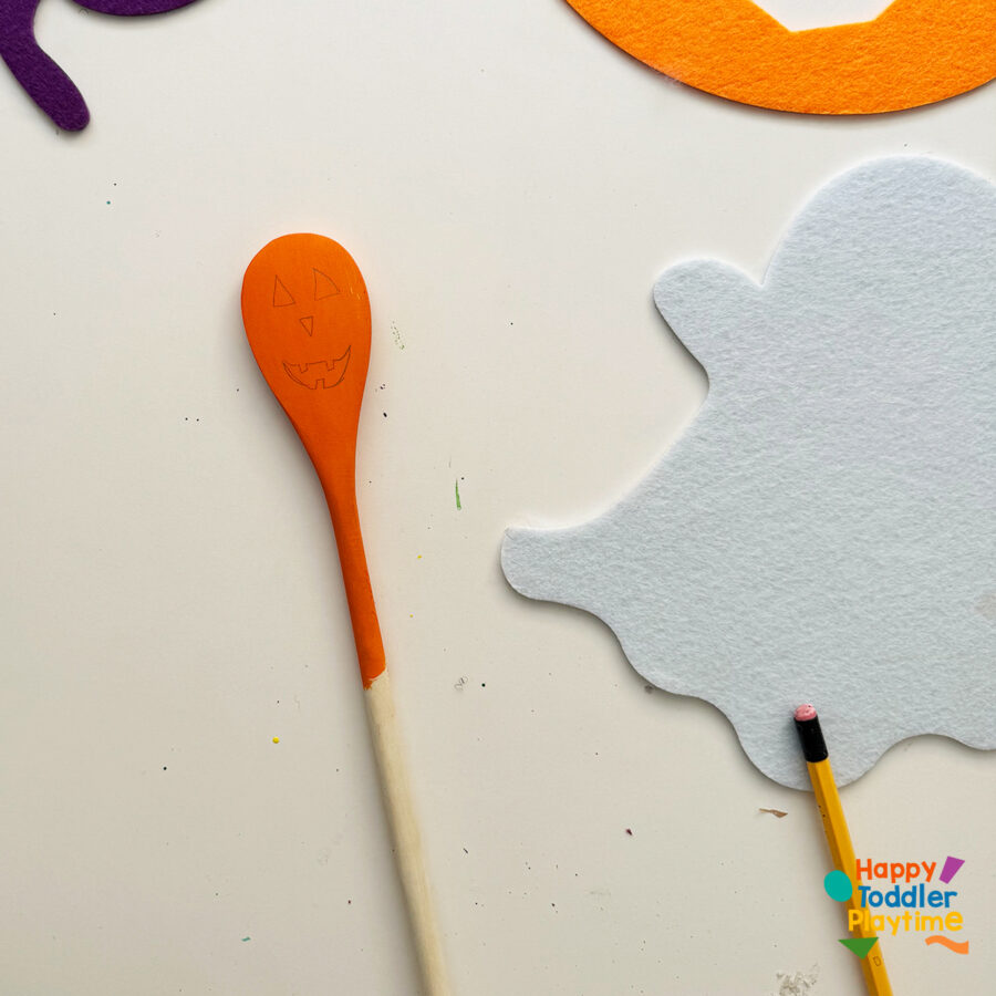 Halloween Wooden Spoons Crafts - Happy Toddler Playtime