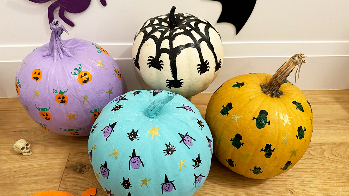 DIY Fingerprint Pumpkins - Happy Toddler Playtime