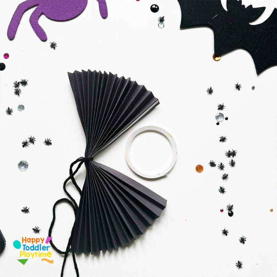 Paper Fan Black Cat Craft - Happy Toddler Playtime