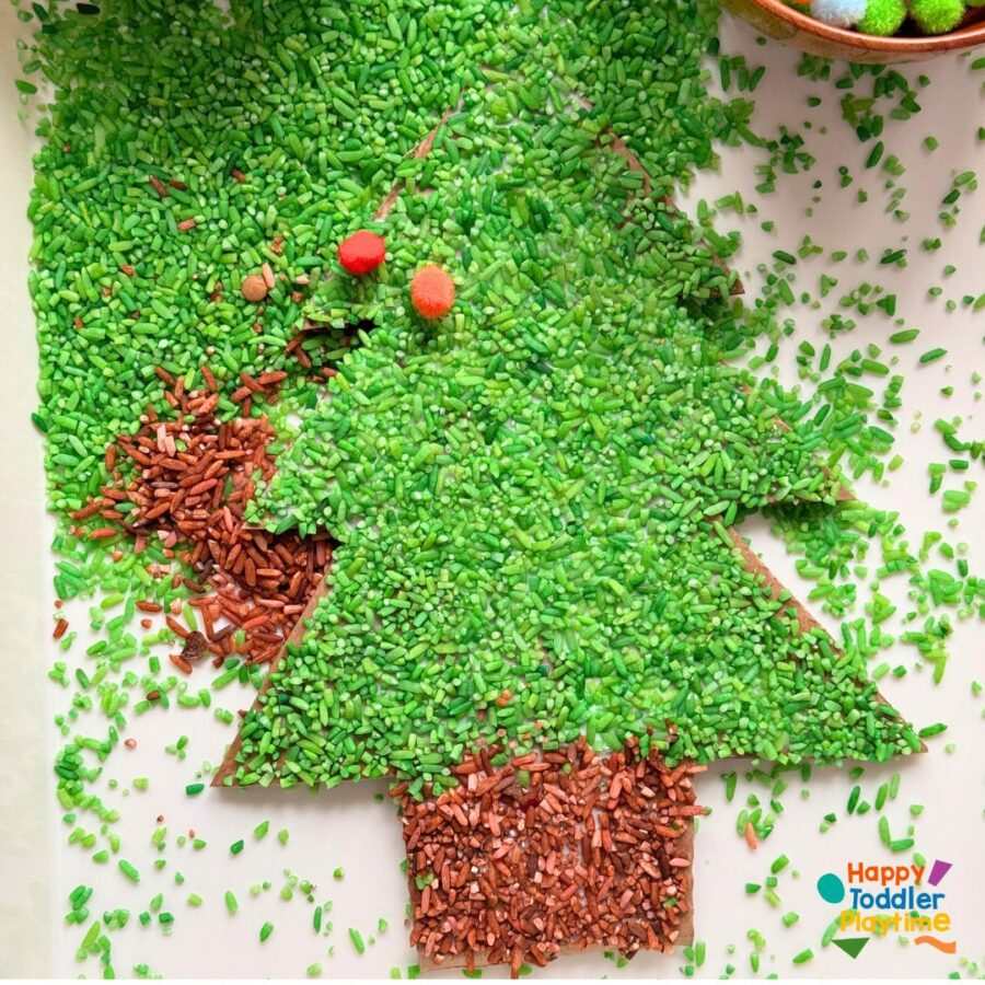 Textured Christmas Tree Craft - Happy Toddler Playtime