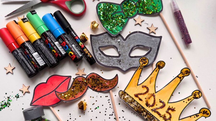 FREE Printable New Year's Eve Selfie Props - Happy Toddler Playtime
