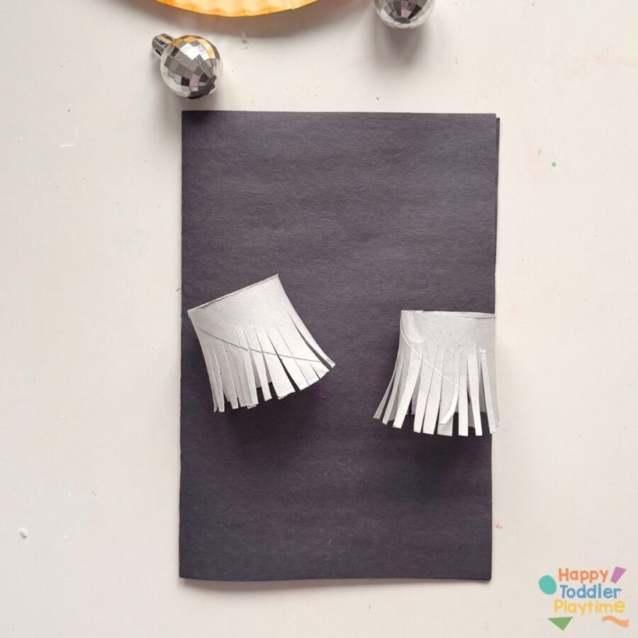 Toilet Paper Roll Wreath Christmas Card - Happy Toddler Playtime