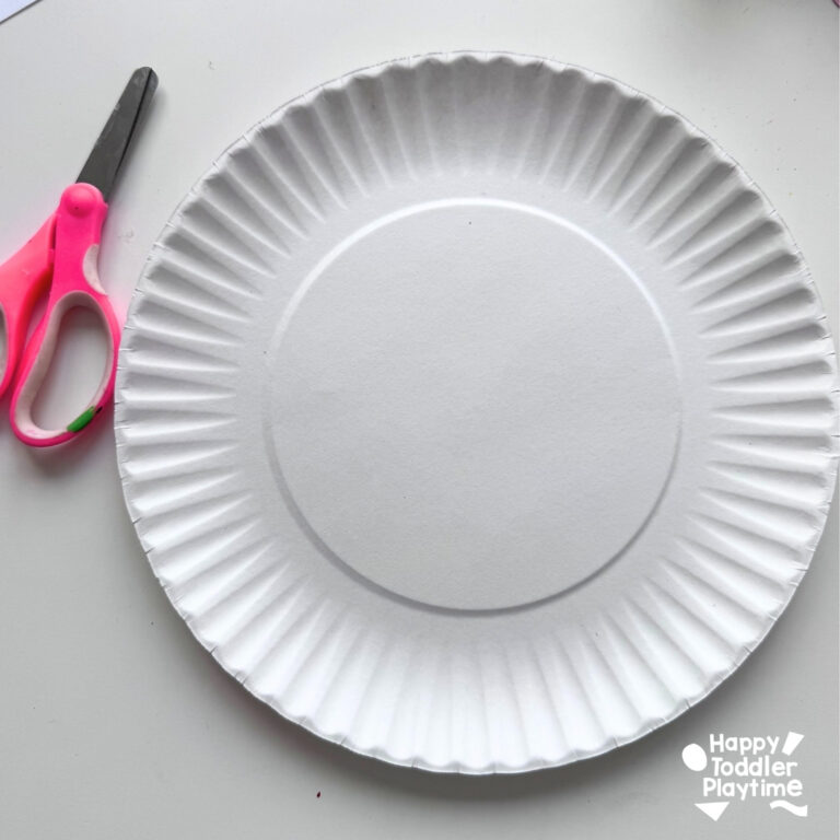 Fun Paper Plate Heart Wreath Craft - Happy Toddler Playtime