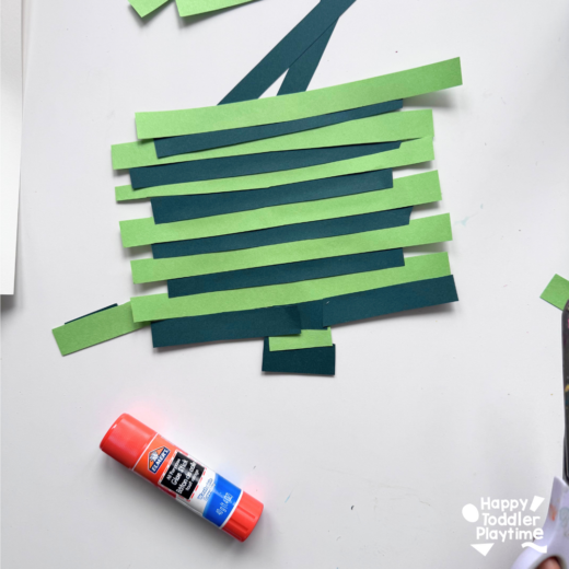 Paper Strip Shamrock Craft (with free template) - Happy Toddler Playtime