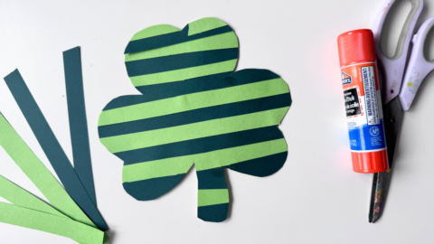 Paper Strip Shamrock Craft (with free template) - Happy Toddler Playtime