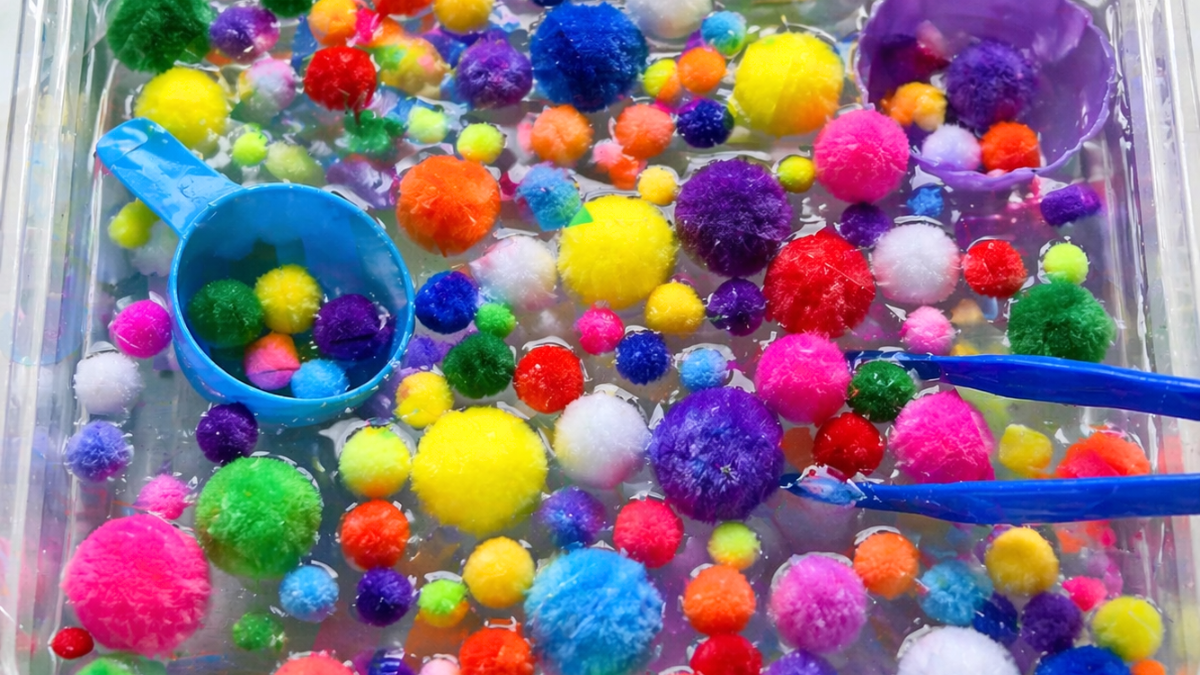 Pom Pom Water Sensory Bin - Happy Toddler Playtime